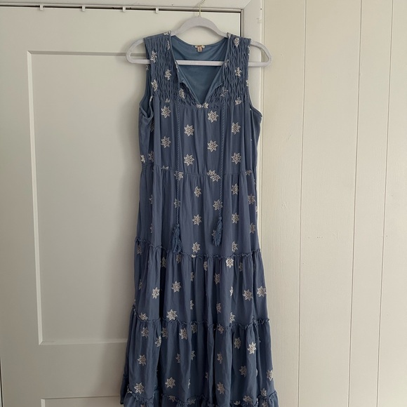 Reba | Dresses | Reba Blue Maxi Dress With White Floral Design | Poshmark
